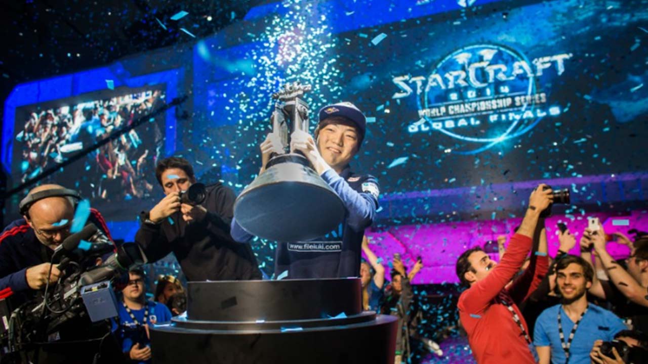 Playing The Game: How Much ESports Players Really Make